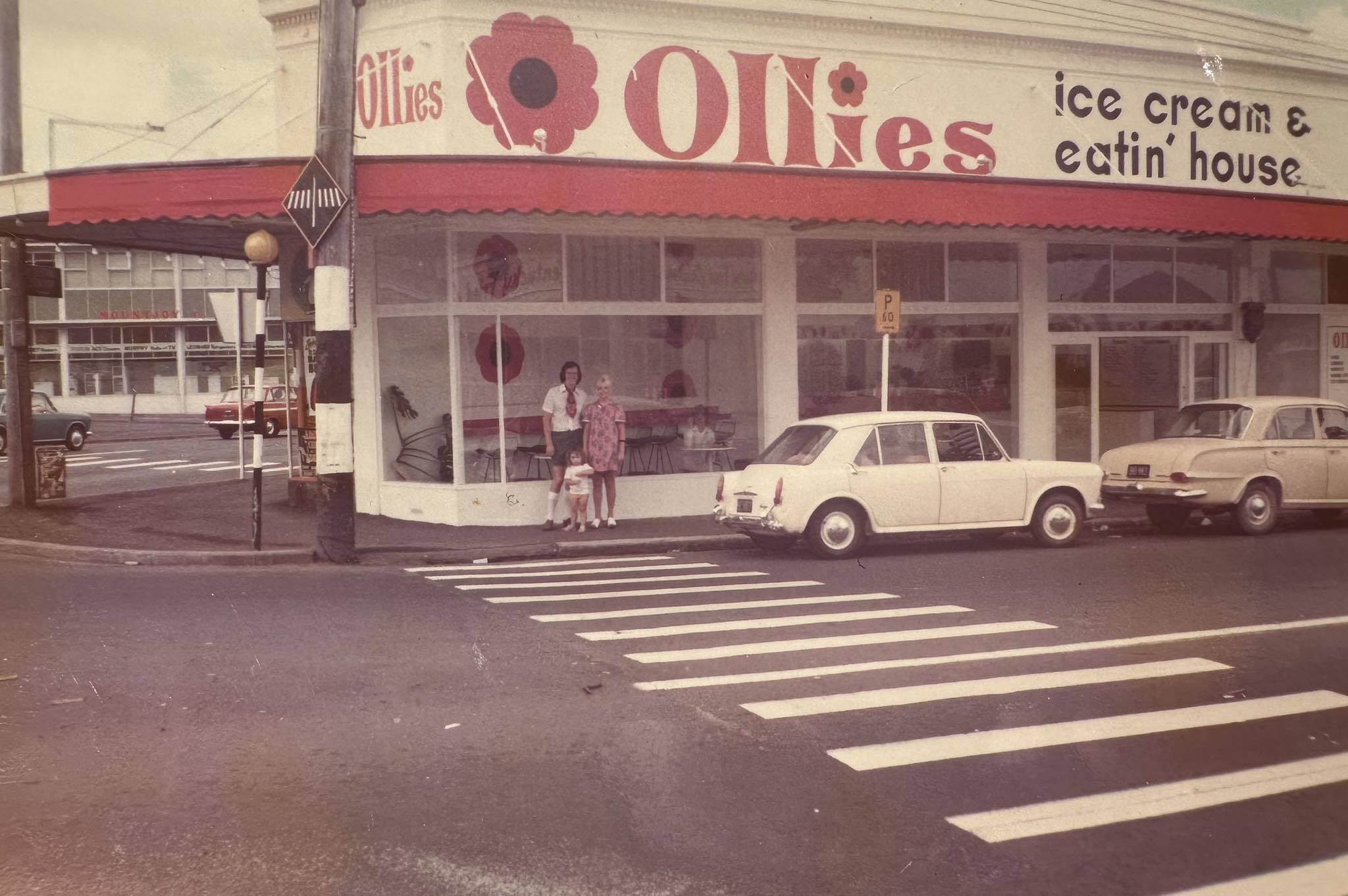 Ollies Ice Cream and Eatin House