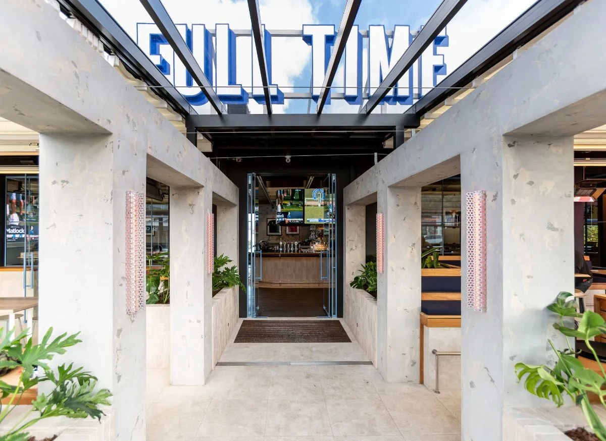 Full Time Sports Bar & Eatery