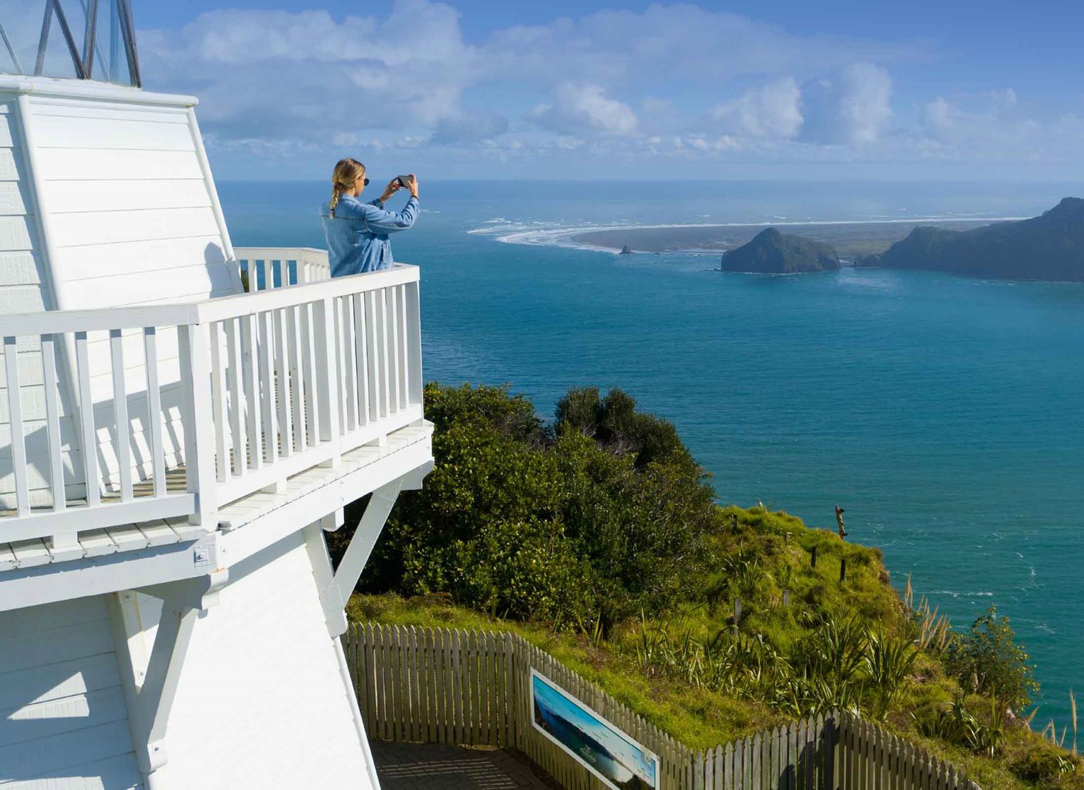 Manukau Heads Lighthouse