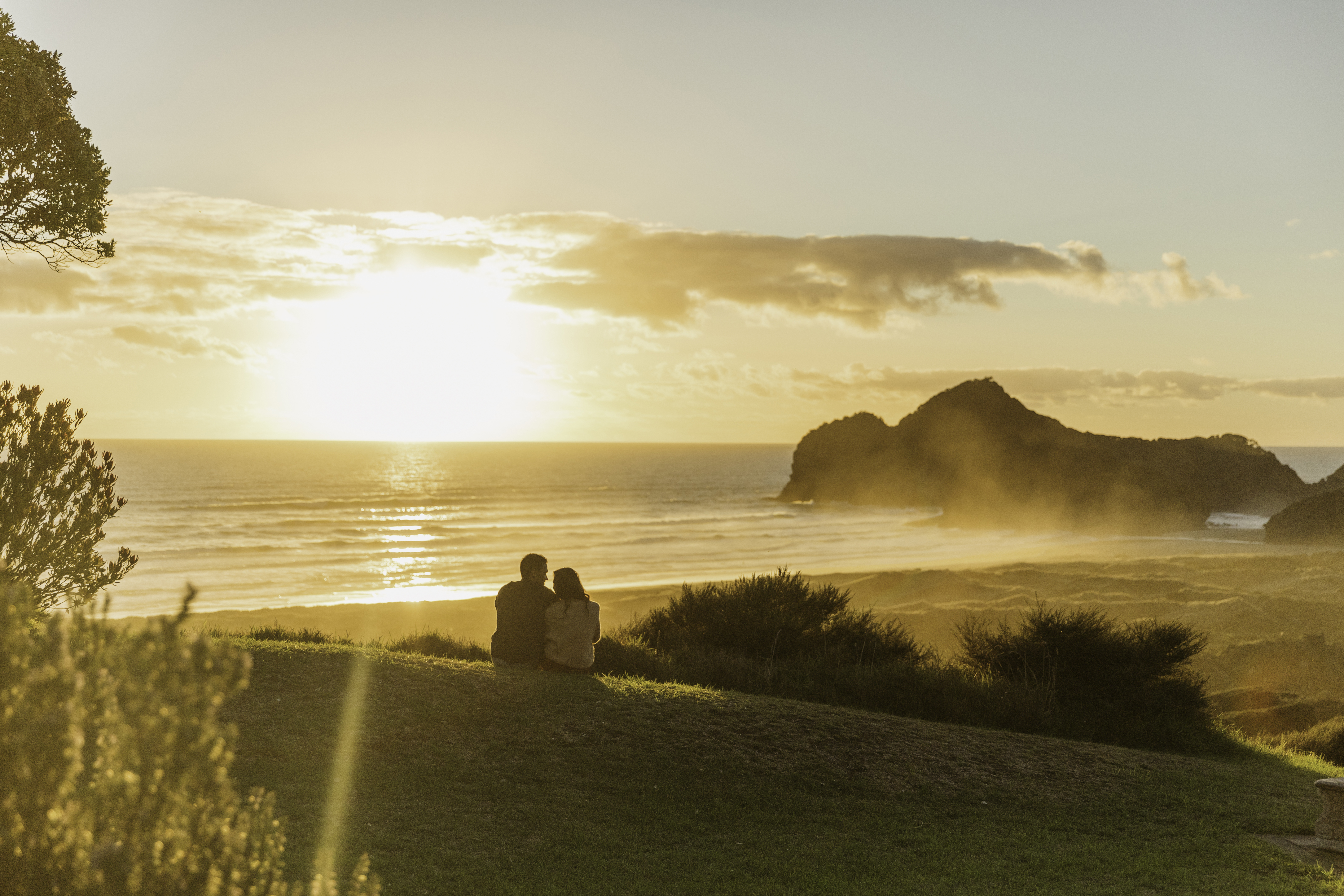 Best Safe Swimming Beaches in Auckland | AucklandNZ.com