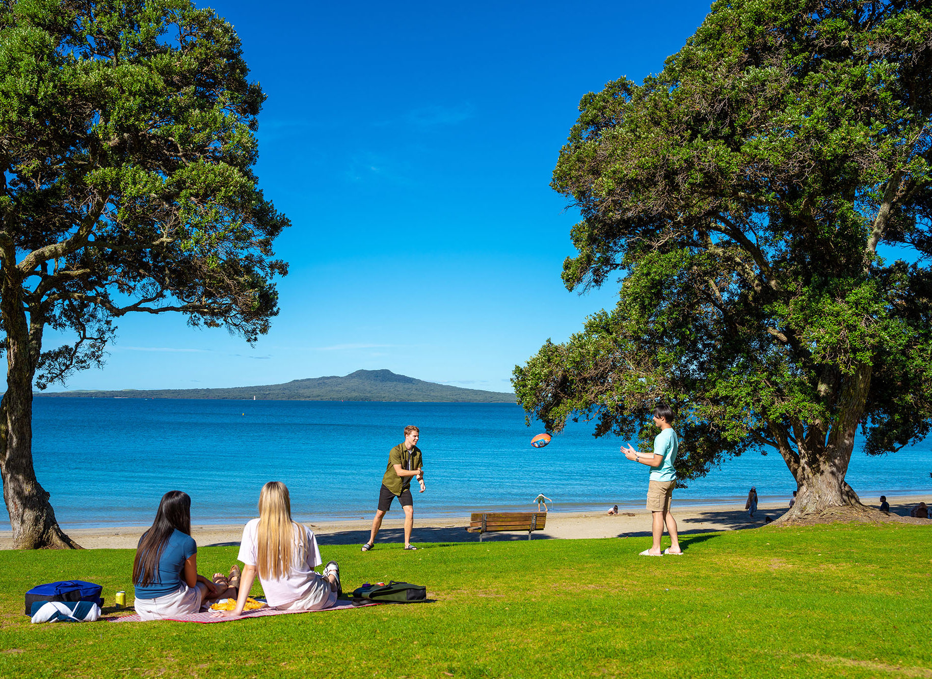 Takapuna Beach