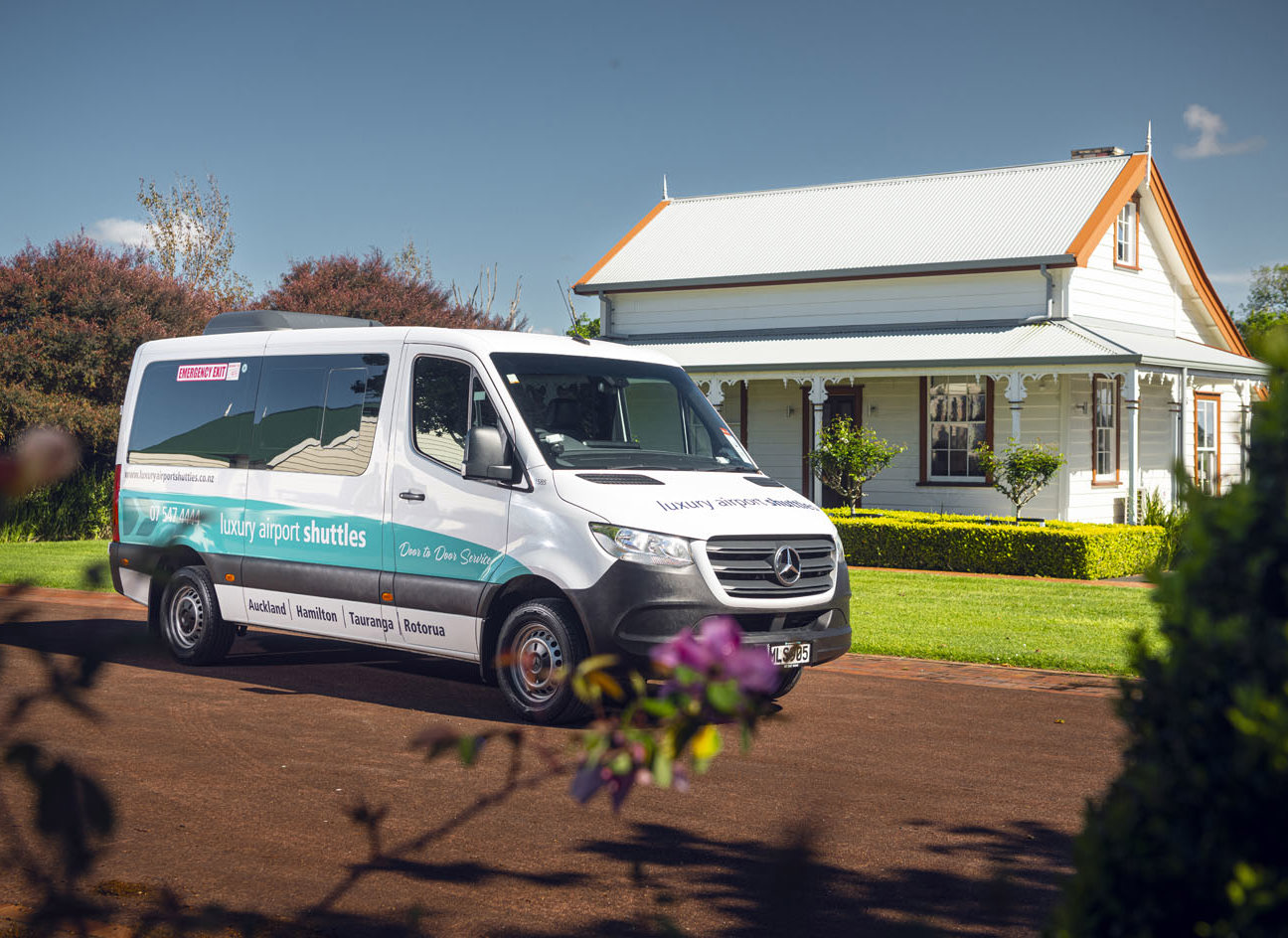 Luxury Airport Shuttles: Auckland