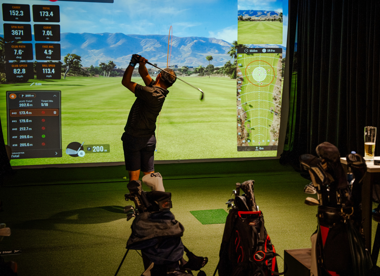 Indoor Golf Simulator Experience